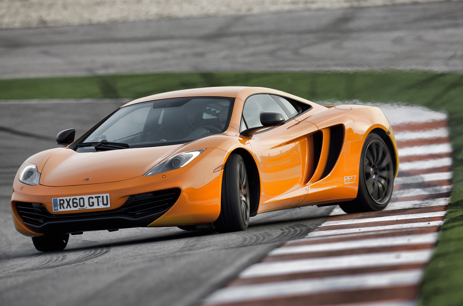 McLaren MP4-12C 3.8 V8 coupe