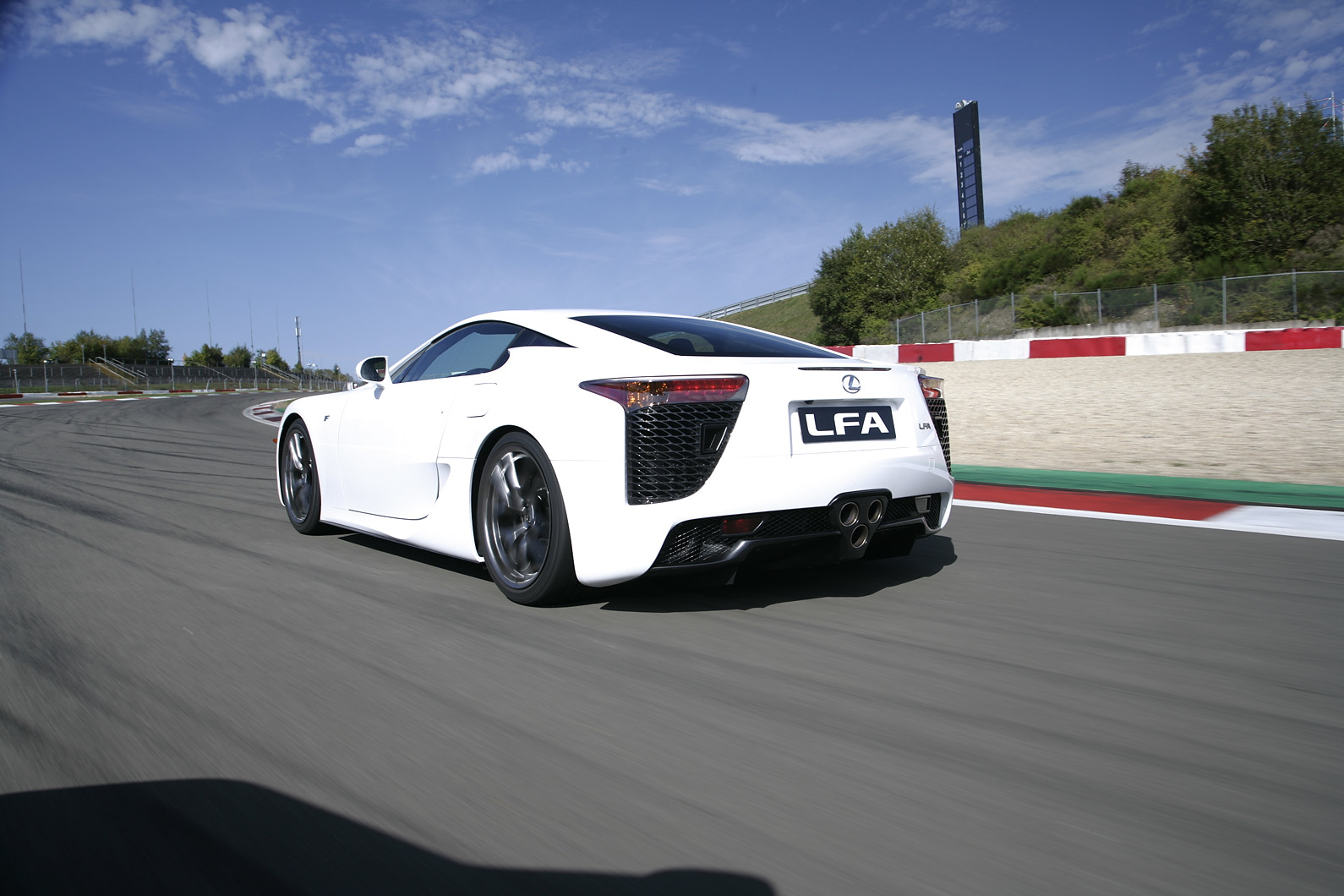 Lexus LFA supercar 4.8 V10 first drive Review | Autocar