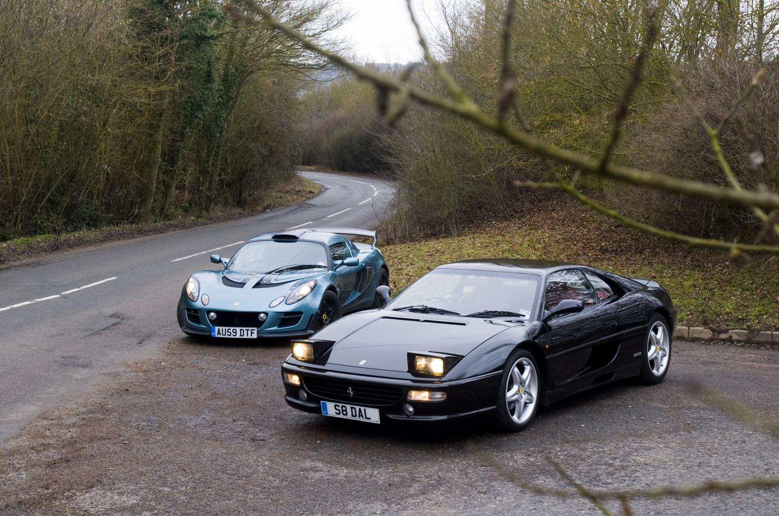 Lotus Exige 260 v Ferrari F355 | Autocar