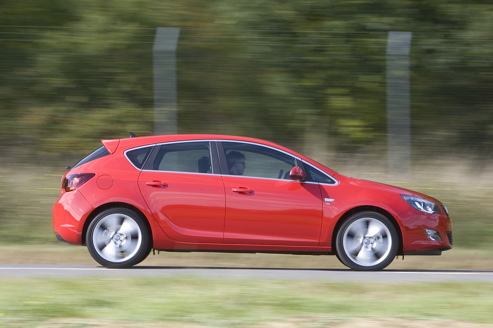 Vauxhall Astra 1.6i SRi | Autocar
