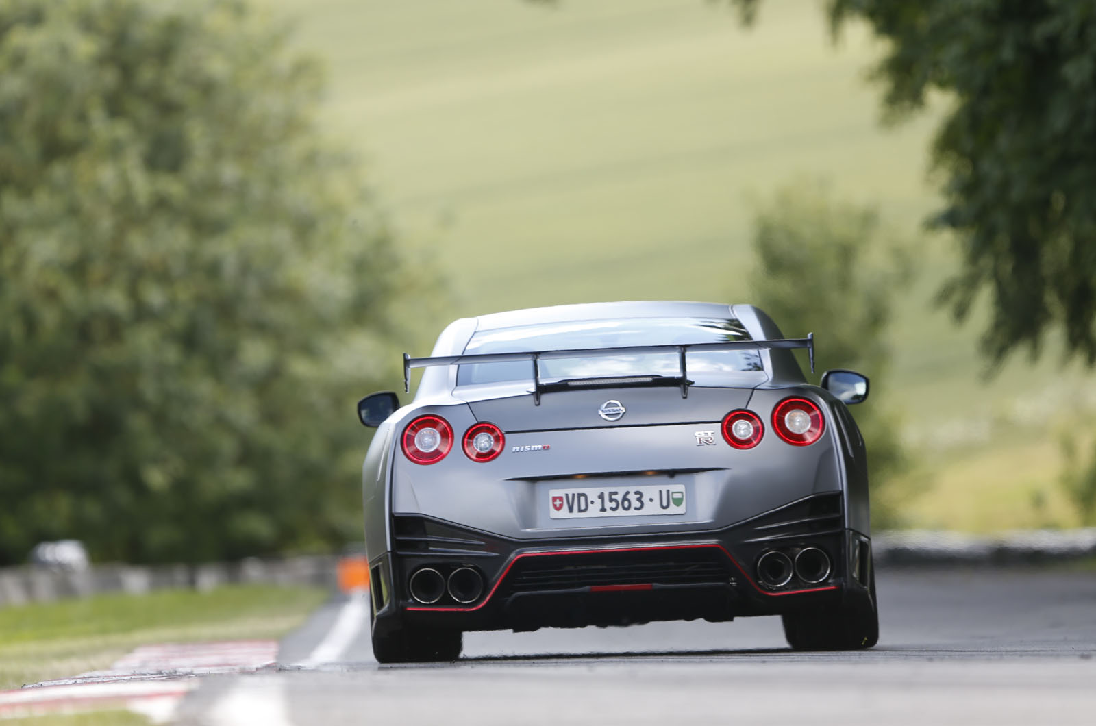 2014 Nissan GT-R Nismo revealed: Officially the fastest volume ...