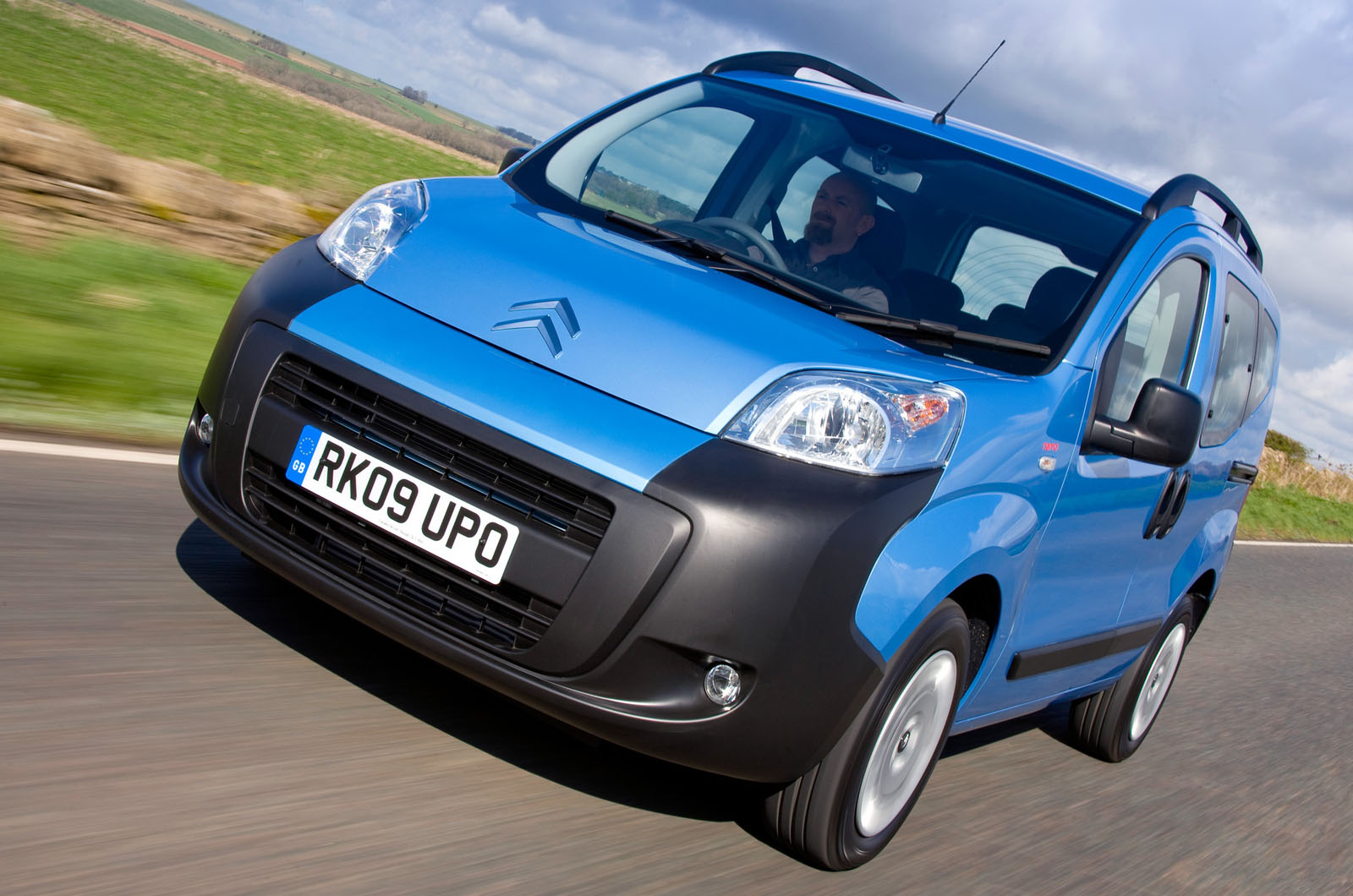 Citroen Nemo fails 'elk test' | Autocar