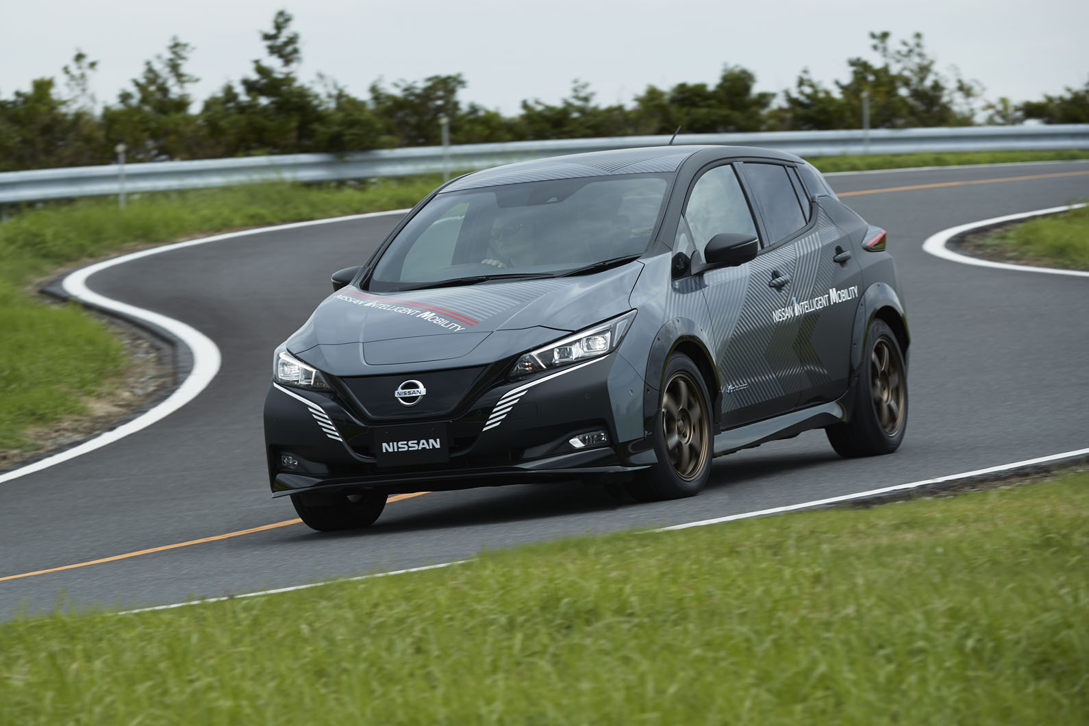 Nissan details new 'high-performance' four-wheel-drive EV powertrain ...