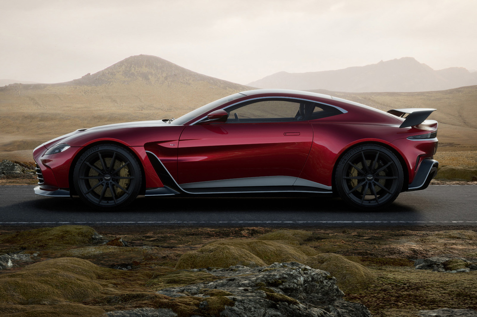 Aston Martin Vantage Side
