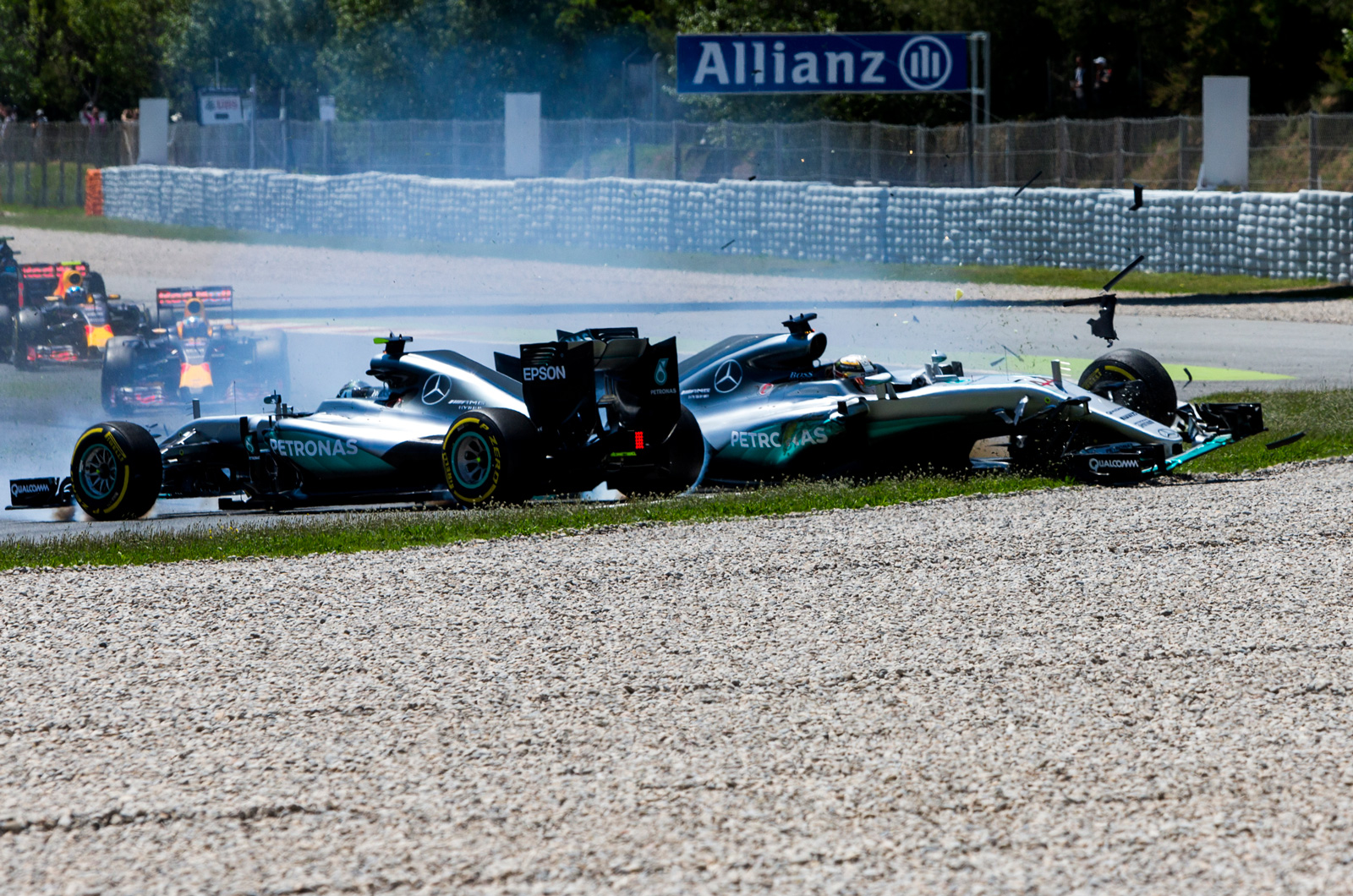 Mercedes is right to let Lewis Hamilton and Nico Rosberg fight | Autocar