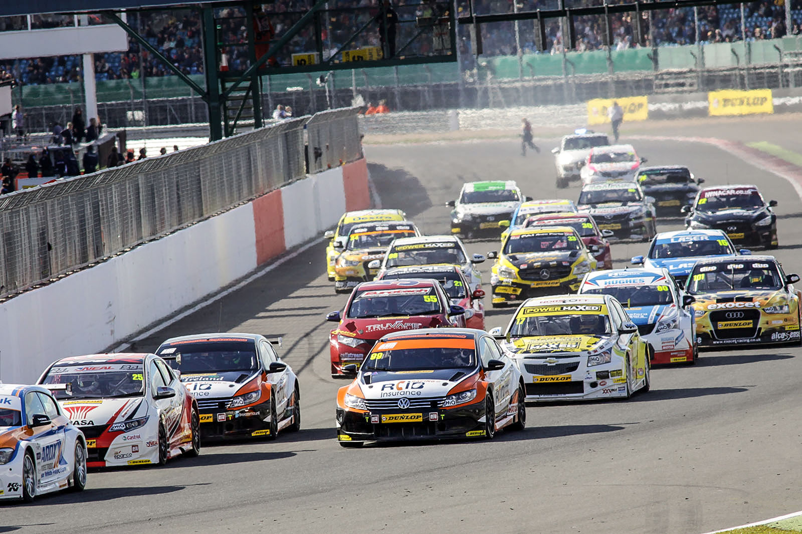 A fly on the BTCC pit wall - how does a top team tackle race day? | Autocar