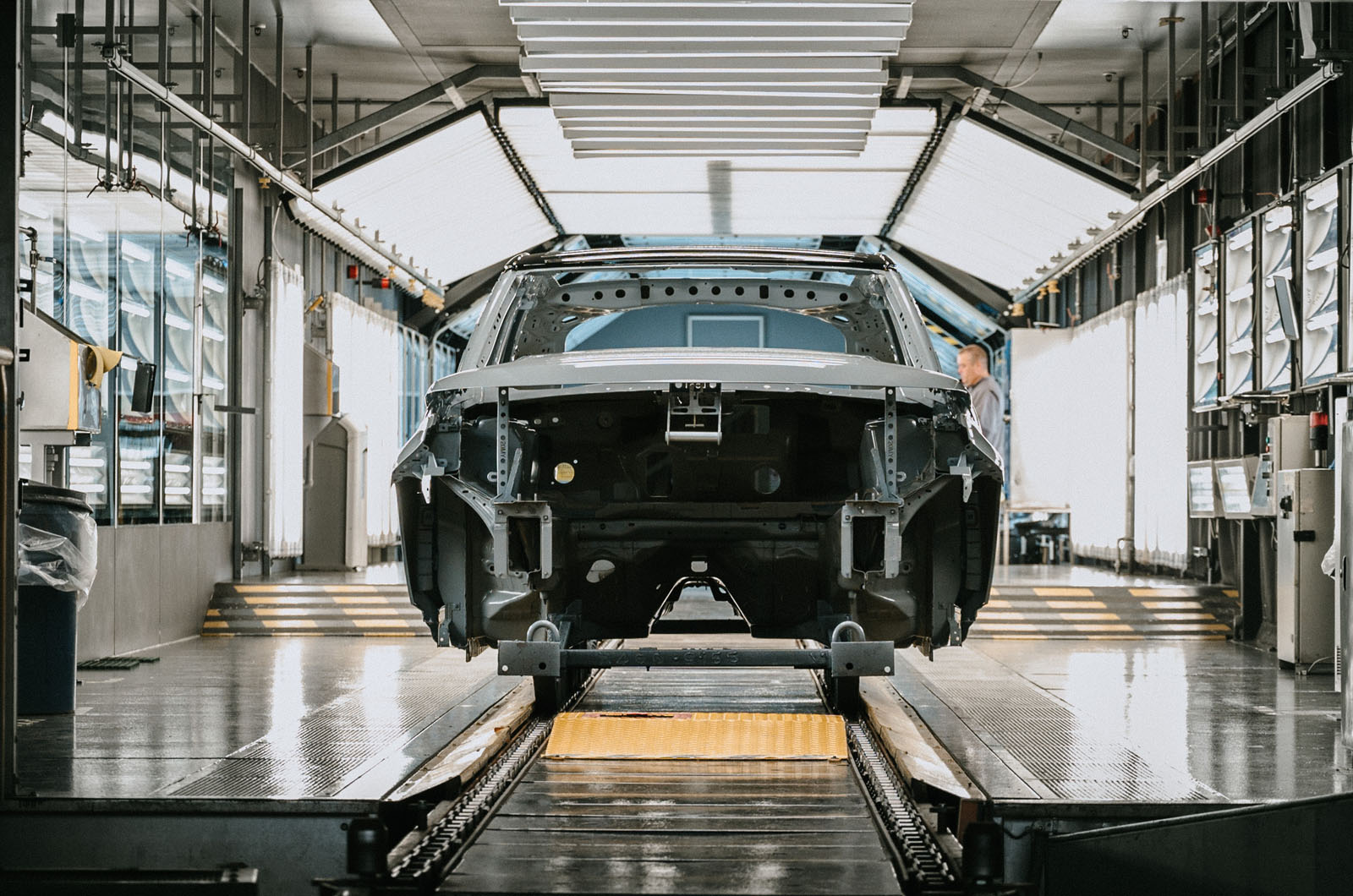 JLR cyber attack: production won't restart until 24 Sept at earliest ...