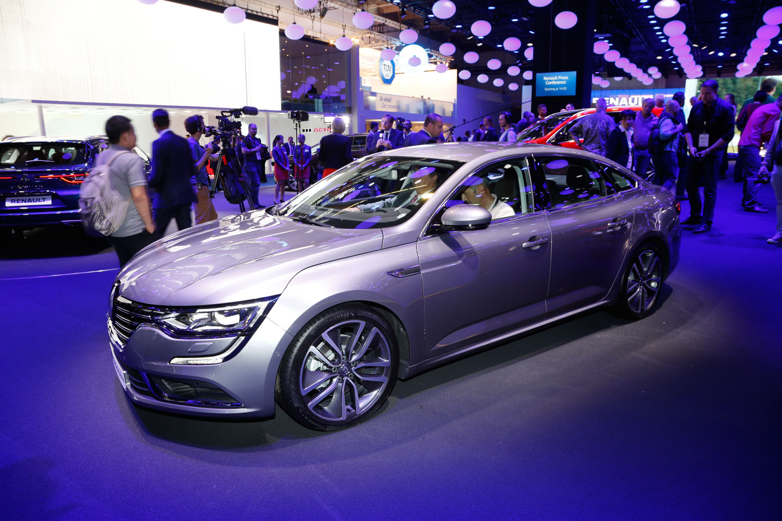 Renault Talisman revealed - new pictures | Autocar