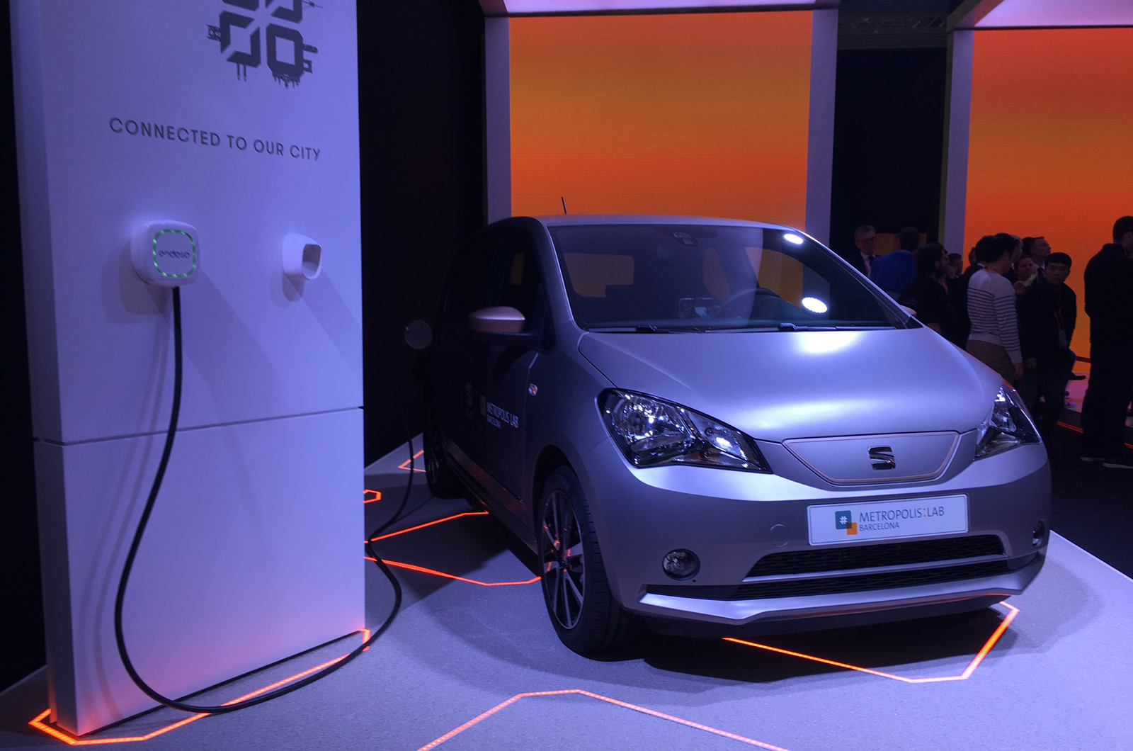 Electric Seat e-Mii concept showcases new 2018 tech for manufacturer ...