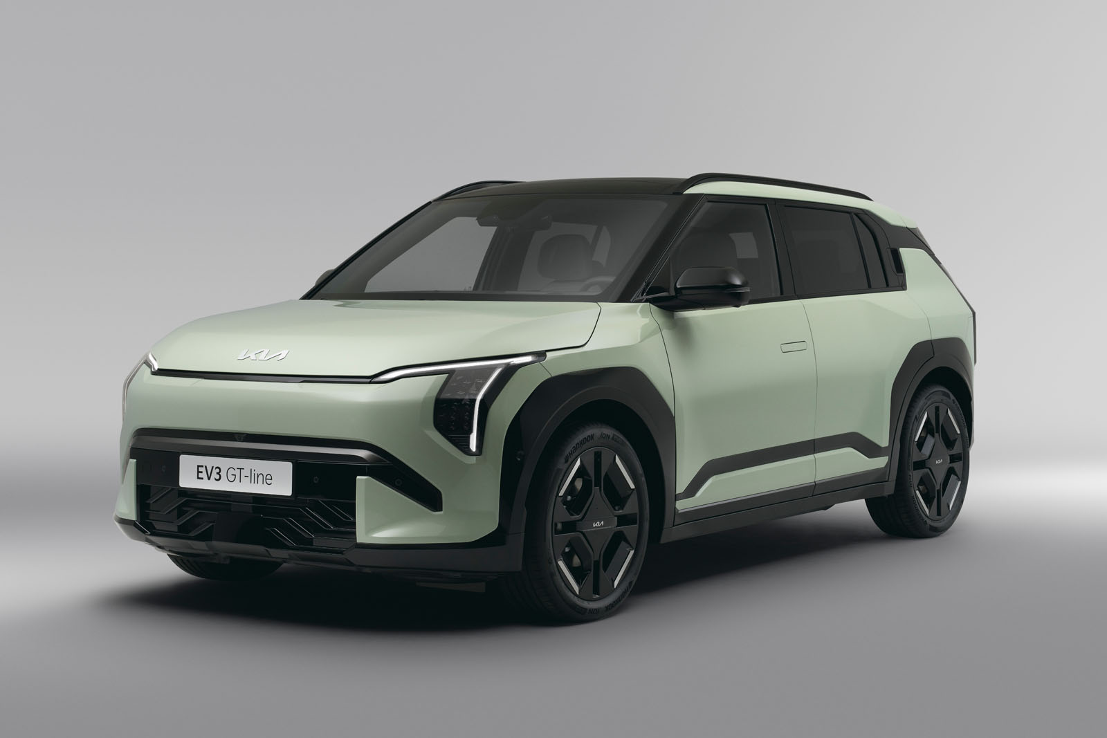 Kia EV3 revealed as sub-£30k electric SUV with 373-mile range | Autocar