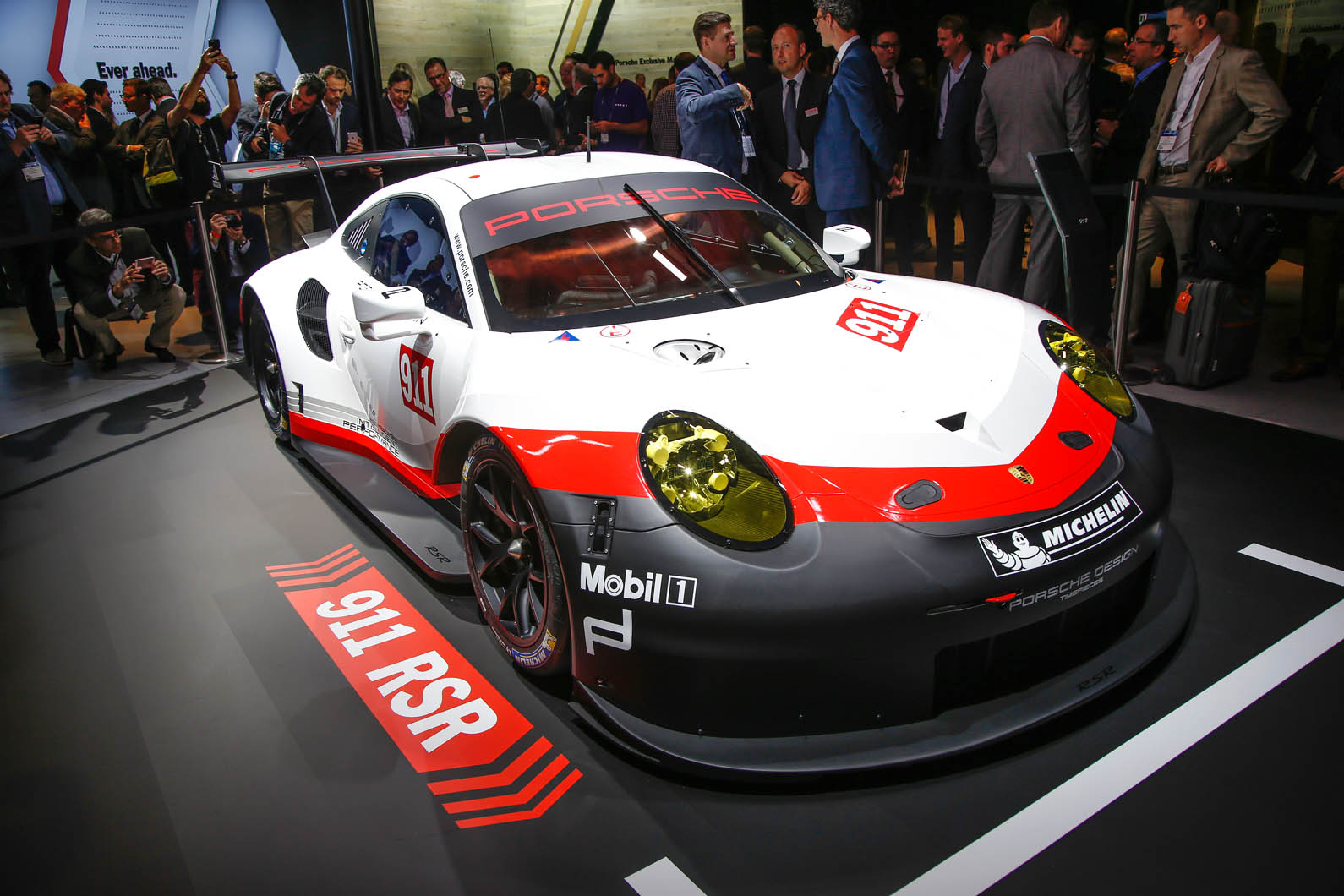 2017 Porsche 911 RSR – mid-engined Le Mans racer revealed | Autocar
