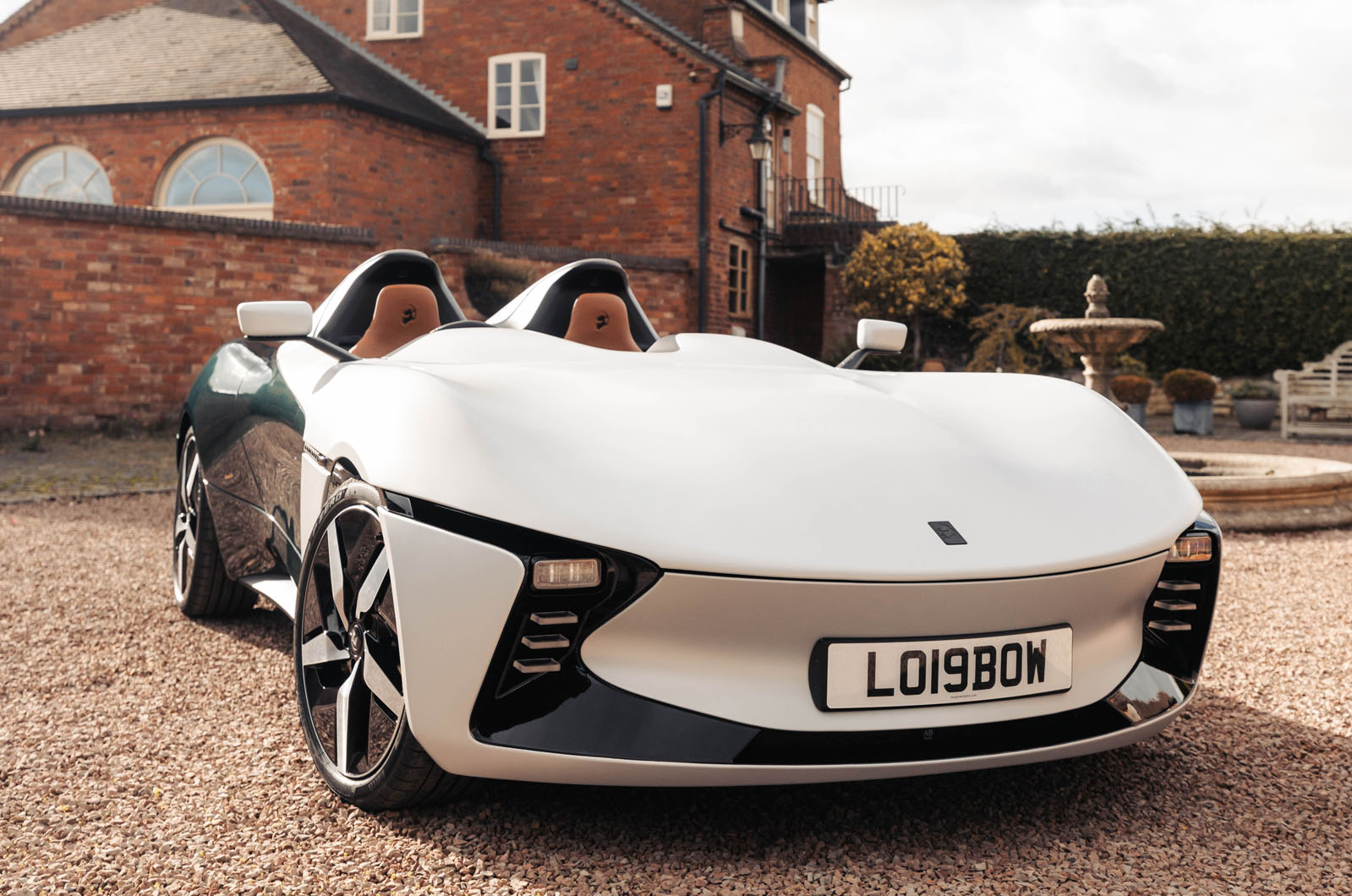 UK start-up Longbow reveals test mule of 895kg Speedster EV | Autocar