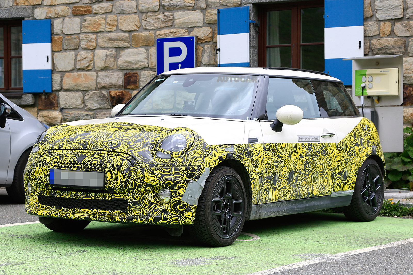 2019 Mini Electric: first official pictures | Autocar