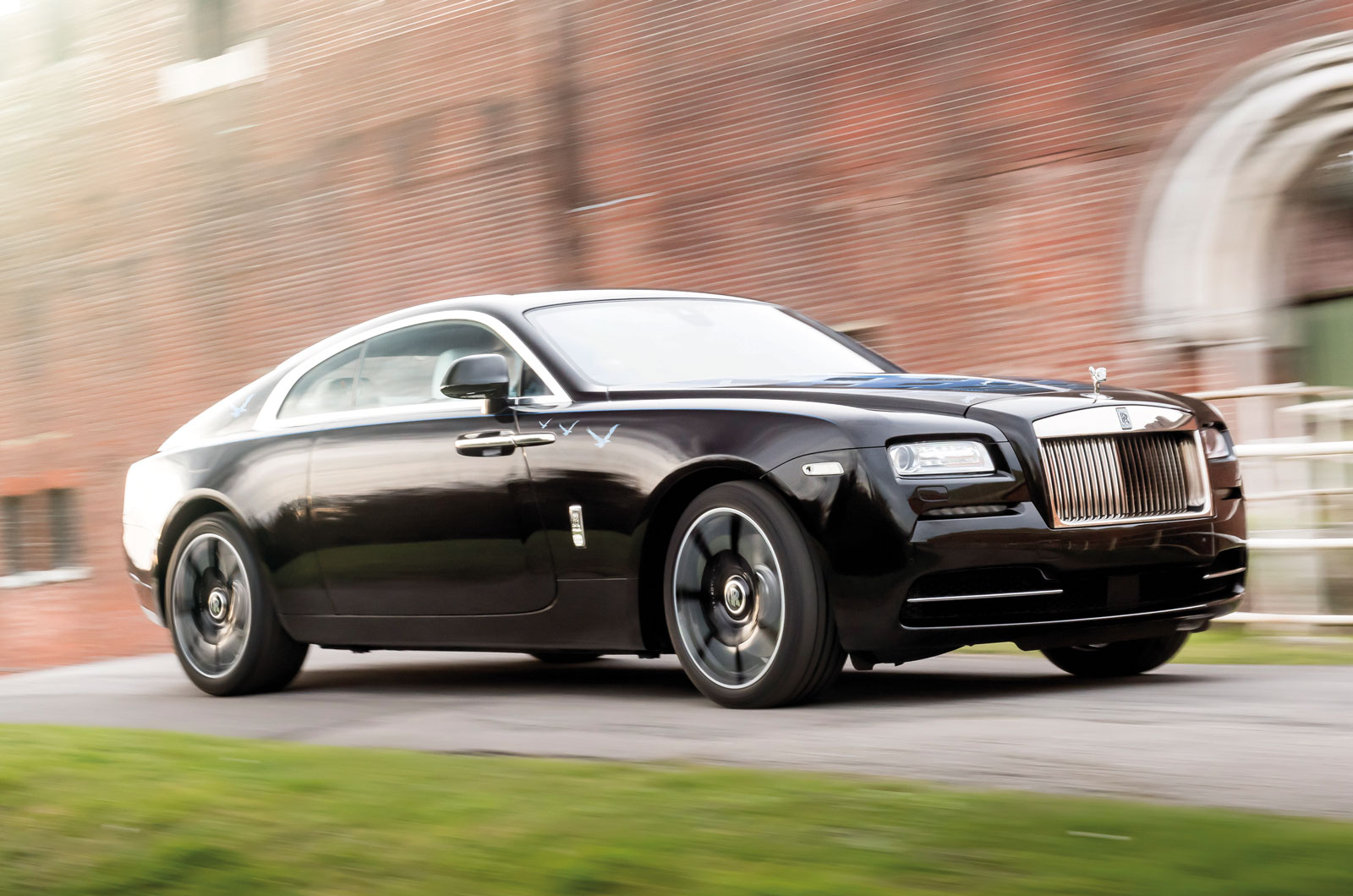 Bespoke Rolls-Royce Wraith models celebrate legendary British musicians ...
