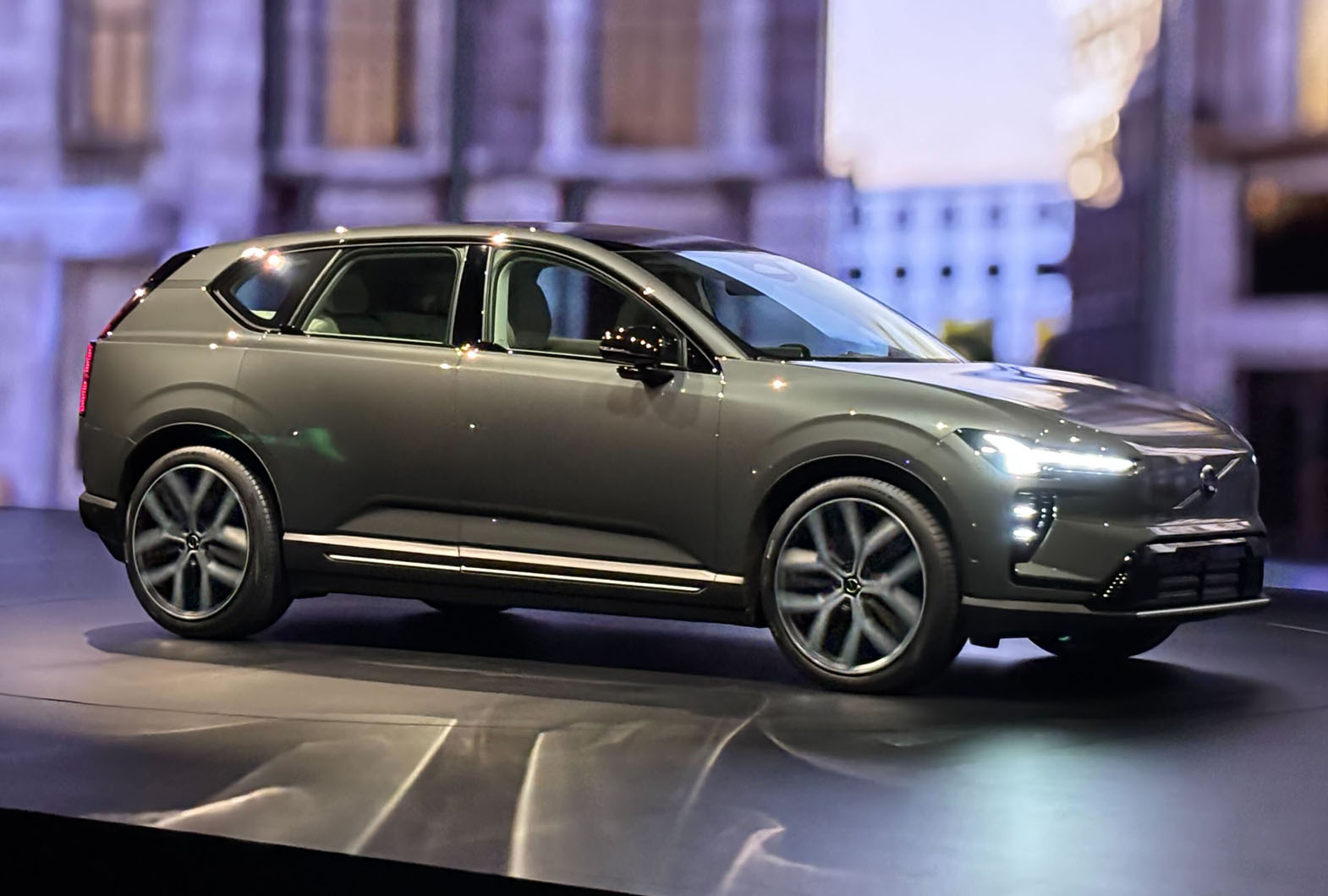 Official: New Volvo EX60 is 'game-changer' with 503-mile range - WSG ...