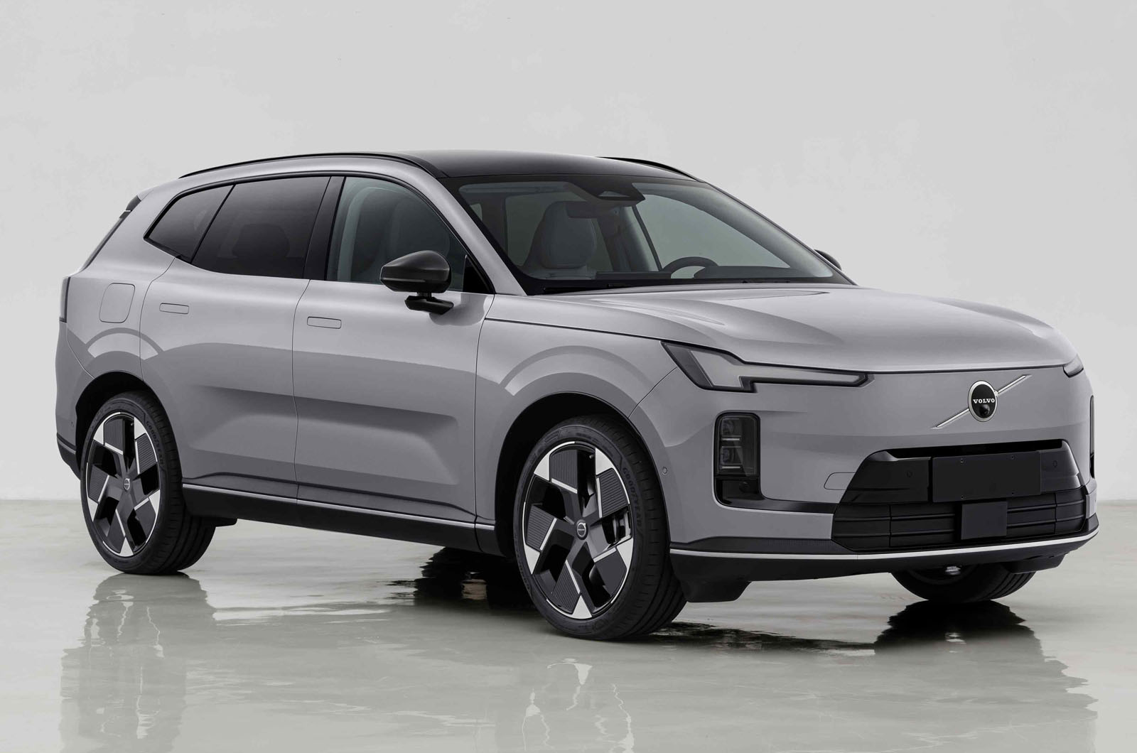 First pictures: Volvo XC70 PHEV offers 112 miles of EV range | Autocar