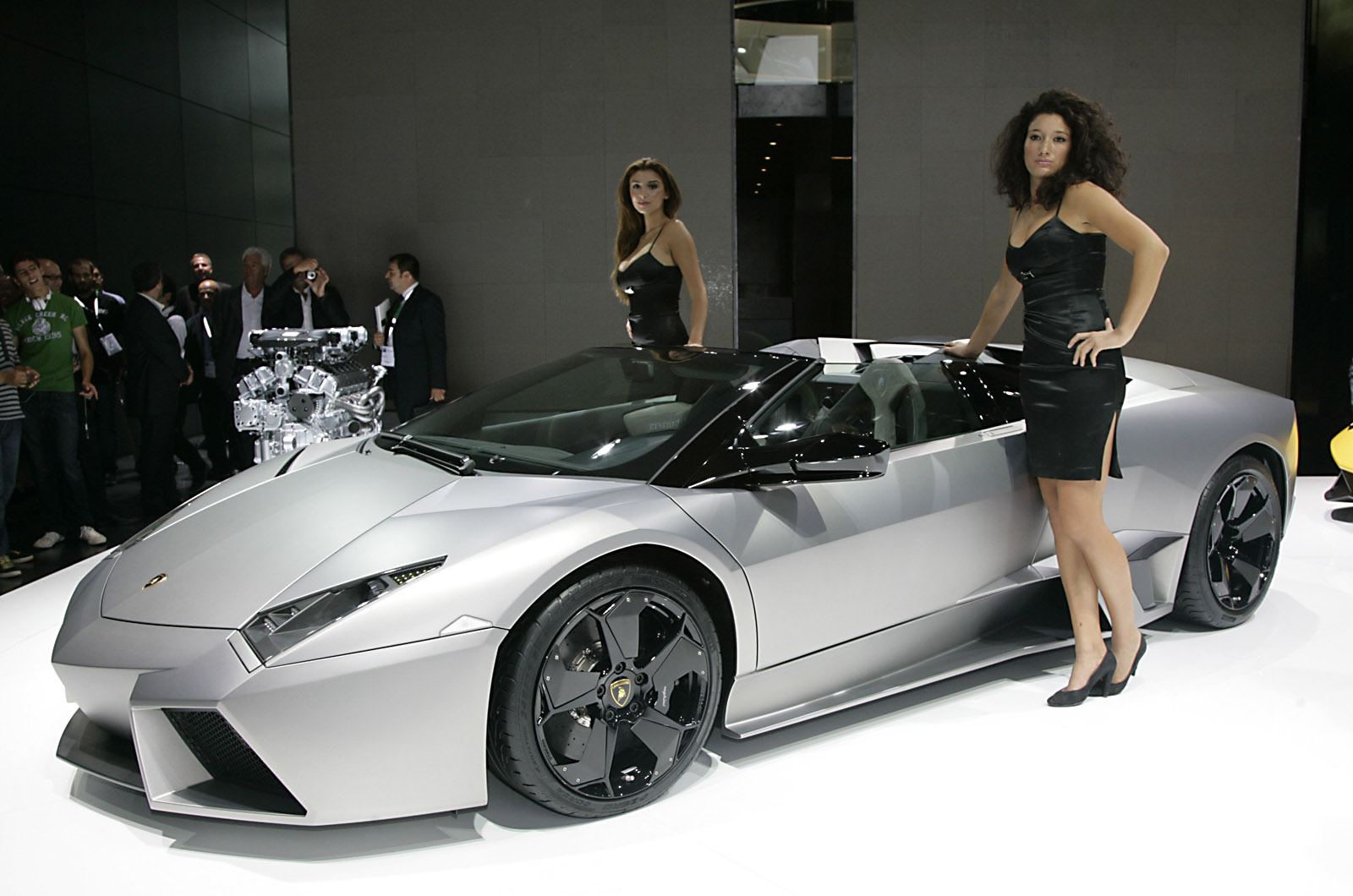 Lambo composite tech honoured | Autocar