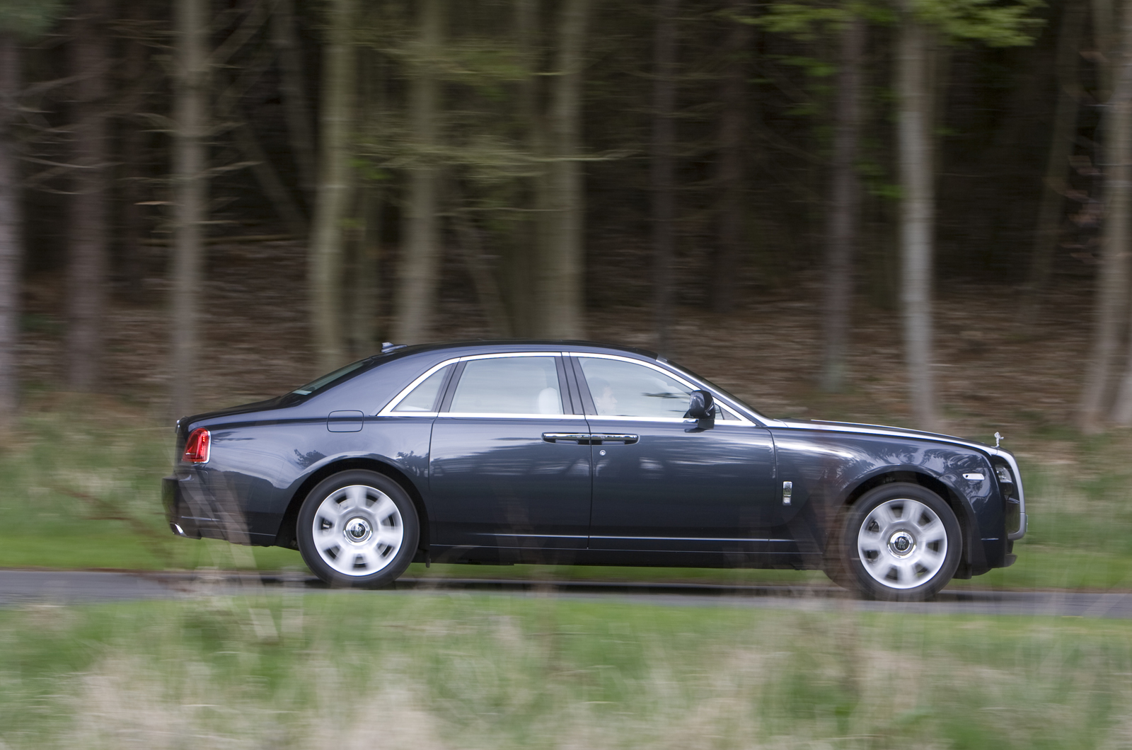 Bentley Mulsanne v Rolls Ghost | Autocar