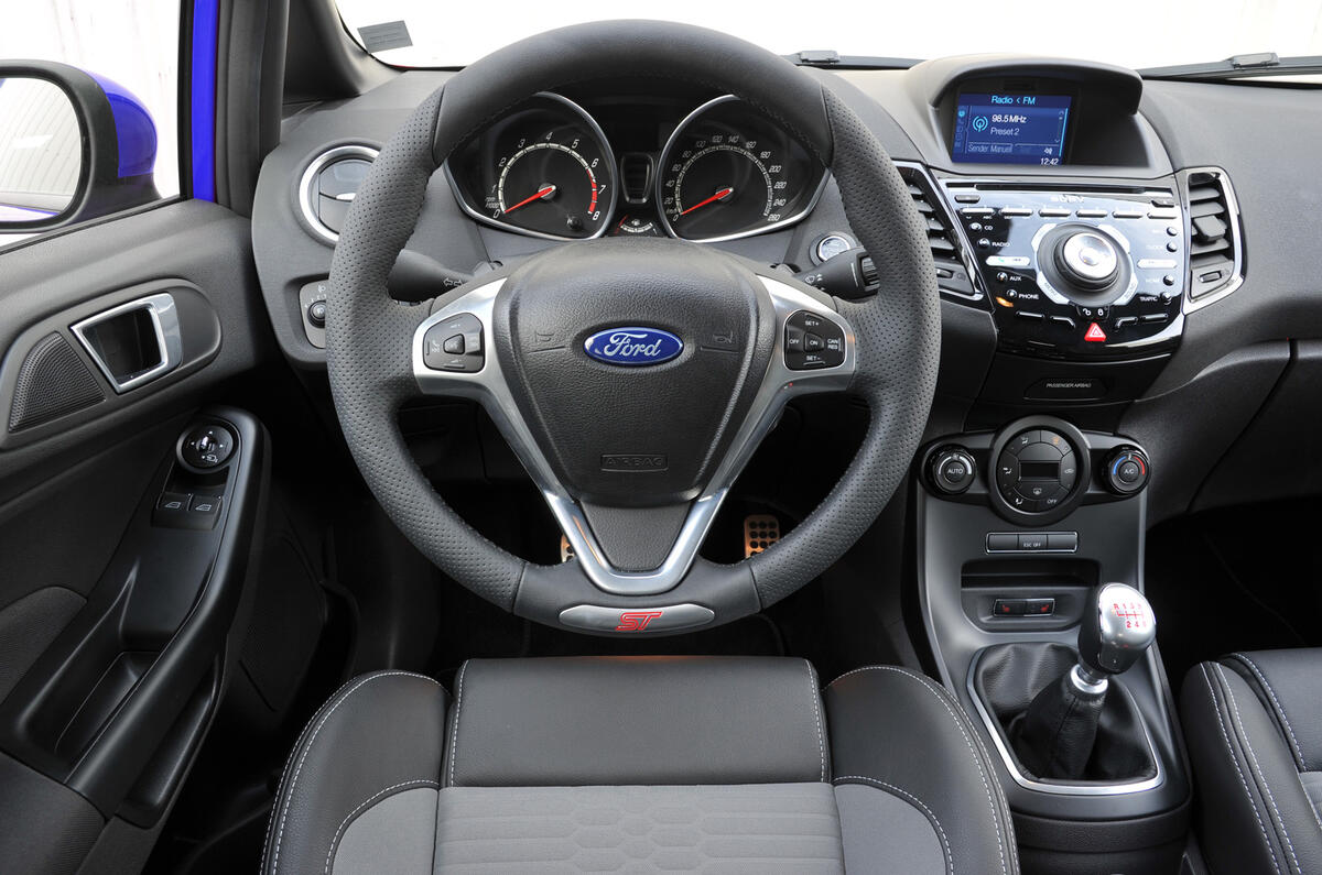 How to recover the metallic-looking bits on the steering wheel? : r ...