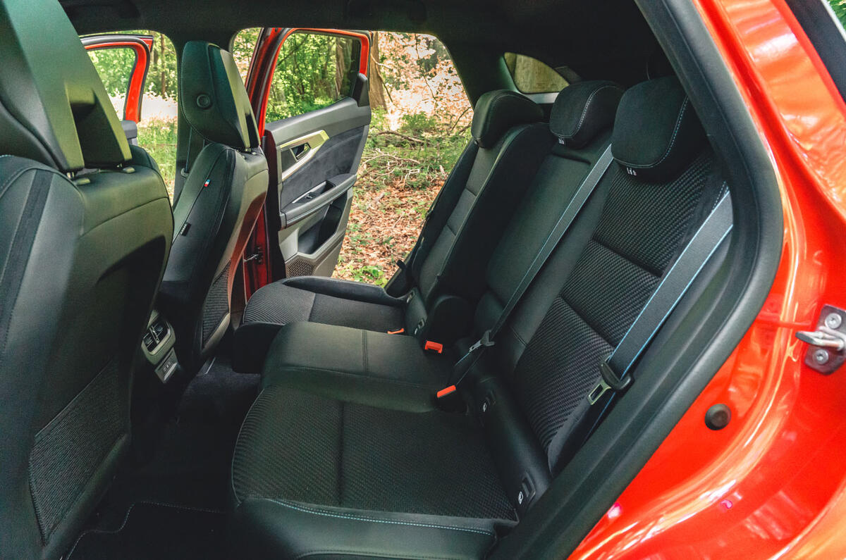 Renault Austral Review 2025, Price & Specs | Autocar