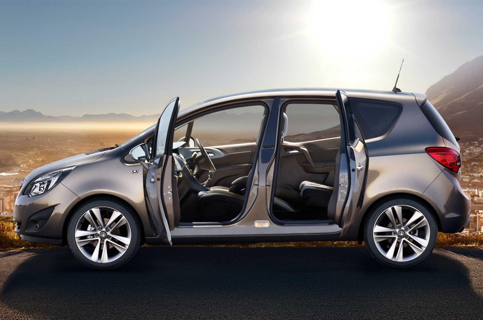 Vauxhall Meriva interior: first pics | Autocar